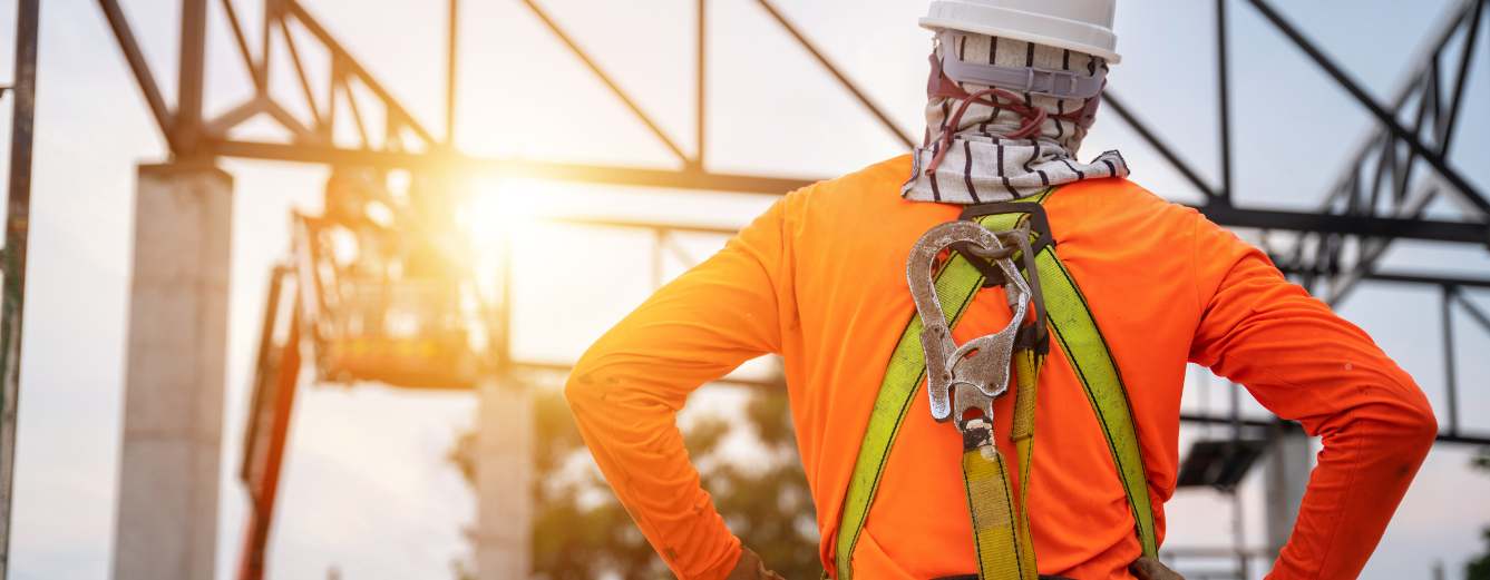Proper Use of Electric Scissor Lifts According to OSHA Guidelines